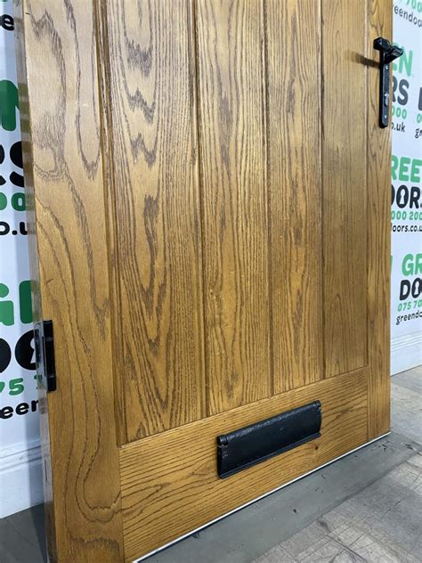 Keunggulan Pintu Kayu Solid Dibandingkan Pintu Material Lain Pintu