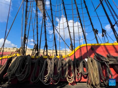 El velero de madera más grande del mundo atraca en Malta rumbo a