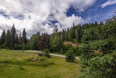 프린스 조지에서 밴프 캐나다에 E16 고속도로를 따라 자연 풍경 0명에 대한 스톡 사진 및 기타 이미지 0명 2차선 고속도로 강 Istock