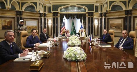 러 유럽연합 평화군 우크라 주둔 강력반대…나토 주둔과 같아