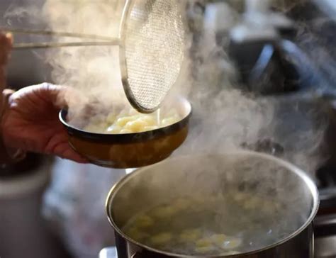 Voici 10 façons ingénieuses et surprenantes dutiliser leau de cuisson