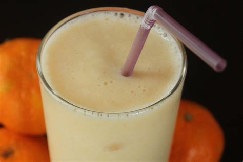 Simple Clementine Smoothie Greenlitebites