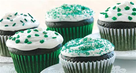 Easy Green Velvet Cupcakes Recipe