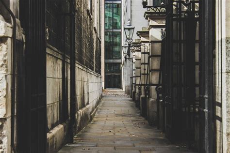 9 Urban Landscape Photography Tips For Spectacular Shots