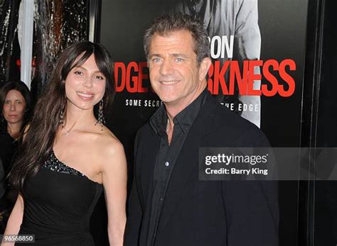 576 Mel Gibson Oksana Grigorieva Photos And High Res Pictures Getty Images