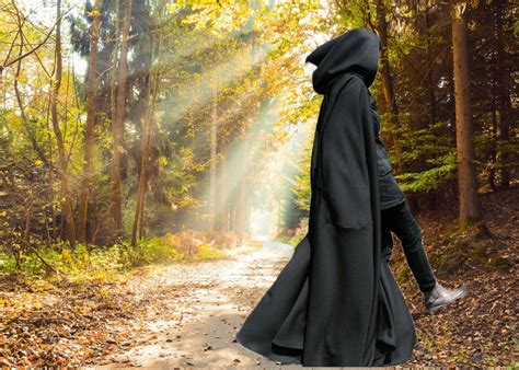 Black Hooded Cloak With One Pocket Cosplay Cloak Halloween Party Cloak