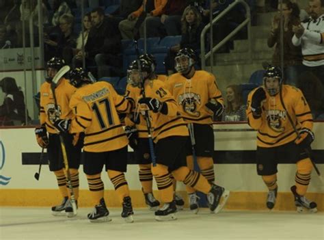 Quinnipiac Completes Weekend Sweep Rallies To Defeat Harvard 4 2 Q30