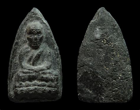 หลวงพ่อทวดเนื้อว่าน วัดช้างให้ เนื้อว่าน 05 รุ่นพินัยกรรม หน้ากรรมการ นิยม สวยๆ