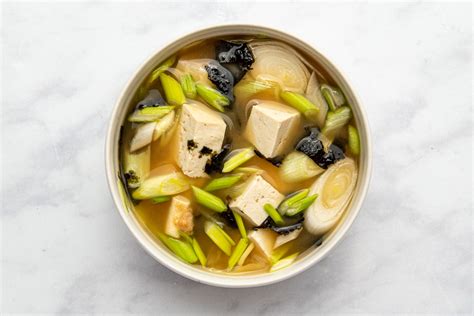 Easy Vegetarian Miso Soup Recipe