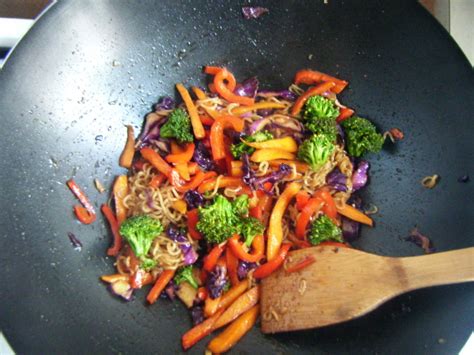 Dans mon assiette Nouilles chinoises aux légumes sautés