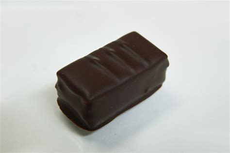 ピエールエルメバレンタインコレクション2009 ボンボンショコラ9個詰め Love Choco