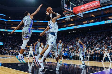 Road Win Streak Kyries Impact Top Highlights From Win Over Kings