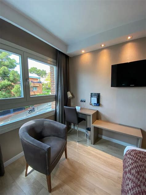 Where To Stay In Barcelona Catalonia Park Güell Hotel Review