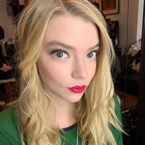 Anna Taylor фото