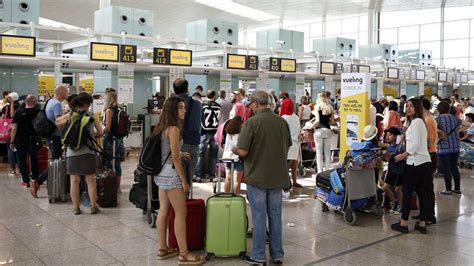 Un Policía De El Prat Gana El Pulso A Interior Y Cobrará Lo Mismo Que