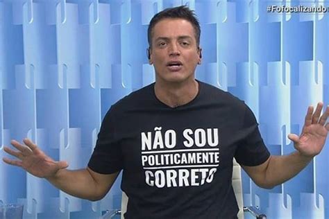 Leo Dias comenta despedida Ver minha mãe chorando me destruiu Área VIP
