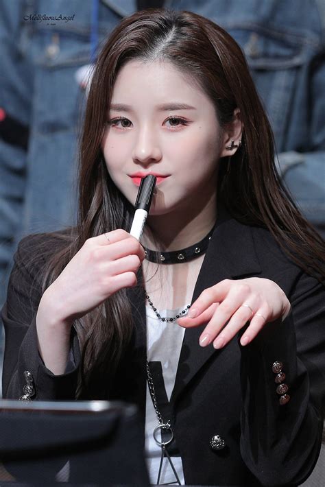 Pin On Loona 이달의 소녀