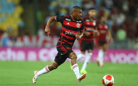 De La Cruz faz previsão sobre sua 1ª temporada no Flamengo