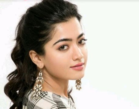 Sexy Rashmika Mandanna Full HD Wallpapers OyePhoto
