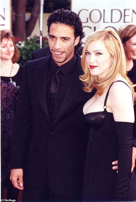 Make Up Free Lourdes Leon Flashes Her Midriff As She Rock An All Black