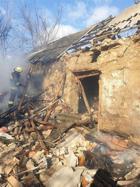 Поліція показала наслідки обстрілів Нікопольщини 19 лютого фото