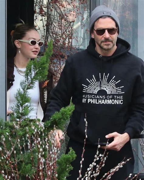 بازیگر مشهور سینما باز هم با نامزد جنجالی‌اش دیده شد