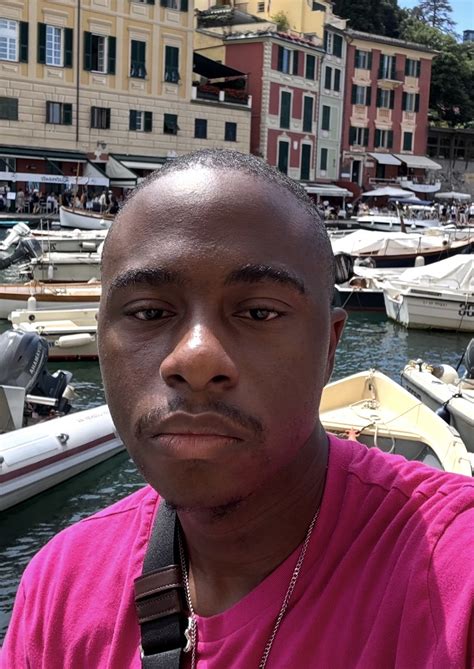 Yanay Boayue Fora Travel