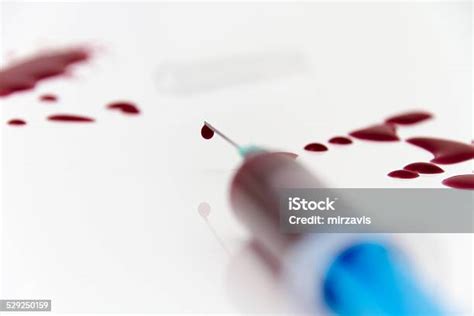 주사기 레드 혈액 검사 연구용 에이즈바이러스 보조품 건강관리와 의술에 대한 스톡 사진 및 기타 이미지 건강관리와 의술 과학