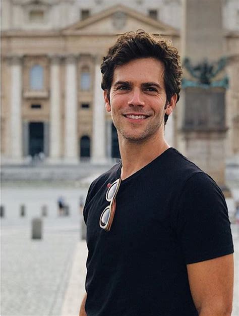 Marc Clotet Enseña A Su Hijo Neo De 6 Meses Clavado A él Pero Con Ojos