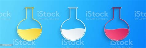 종이 컷 테스트 튜브 및 플라스크 파란색 배경에 고립 된 화학 실험실 테스트 아이콘 실험실 유리 제품 기호 종이 아트 스타일 벡터 0명에 대한 스톡 벡터 아트 및 기타