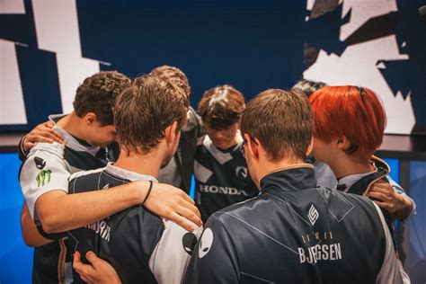 Team Liquid Reverse Sweep Clg Eliminate Them From Lcs And Worlds Contention Dot Esports