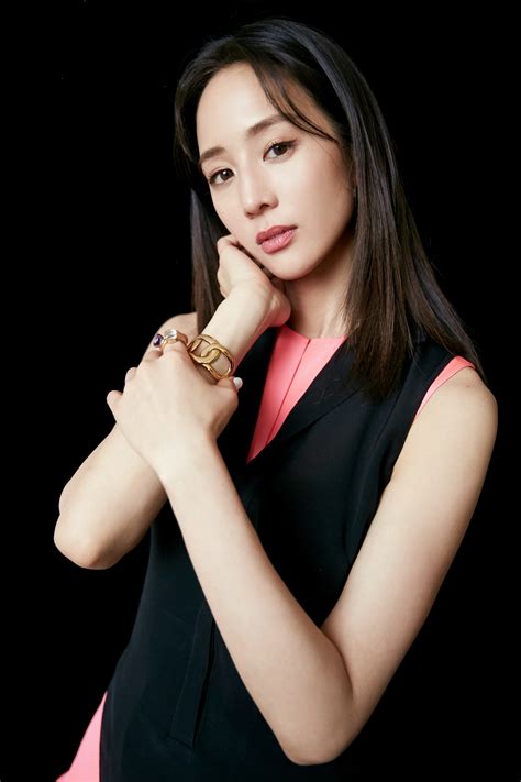 张钧甯《不说再见》登春交会开幕式致敬无名英雄传递正能量 眼界，放眼世界