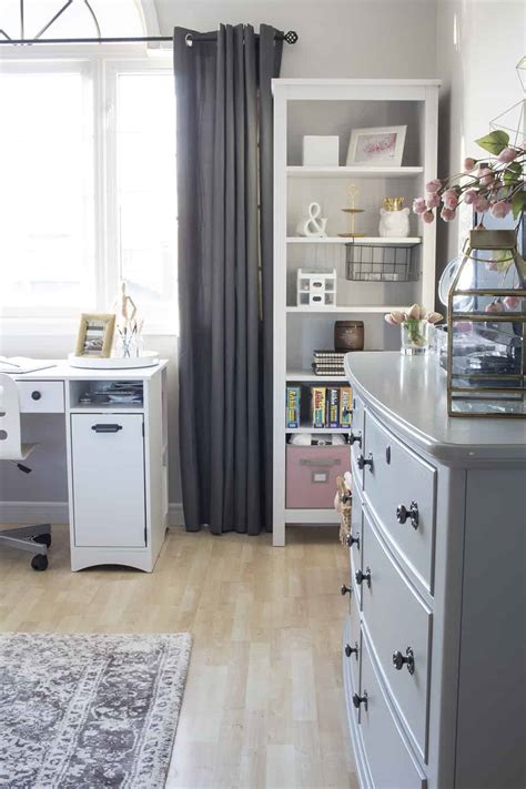 How To Style Bookshelves In 6 Simple Steps