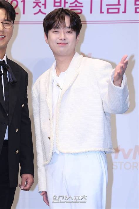 ‘잘생긴 트롯 이찬원 “추성훈→장혁 실력 일취월장놀라워”