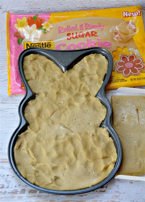 Easy Easter Peeps Cookie Cake