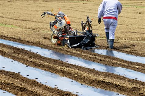管理機と耕運機の違いとは 失敗しない選び方とおすすめの最新機種 minorasu ミノラス 農業経営の課題を解決するメディア
