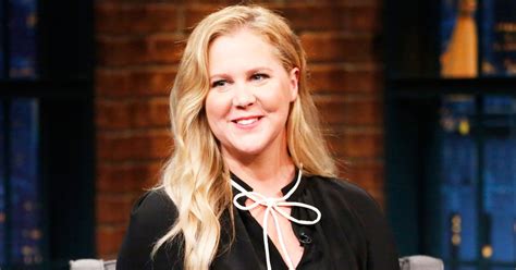 Amy Schumer Buys A Store Employee A Mattress For Letting Her Use The
