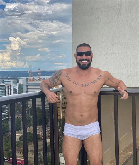 Colunista Leo Dias diz que vai se casar veja quem é o suposto noivo