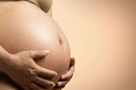 台灣高齡產婦占比破3成 晚當媽三大風險升！男性也有生育黃金期