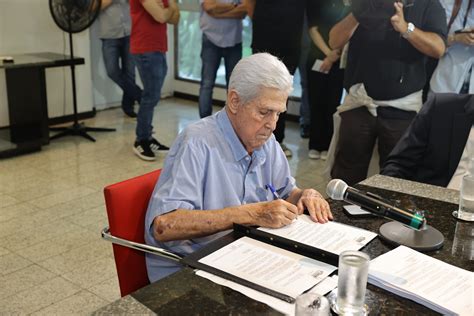 Chefe Do Executivo Assina Decreto Que Institui O Plano Municipal De
