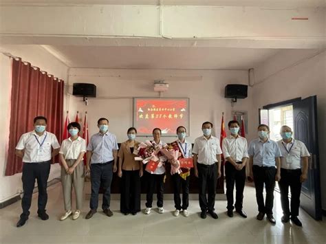 红谷滩区领导走访慰问一线教师代表澎湃号·政务澎湃新闻 The Paper