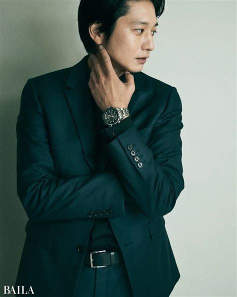 【bailahomme掲載】中村倫也×向井 理「共犯者 ―光と影を知る男たち―」仲良しツーショットも必見！｜＠baila 向井理 袴