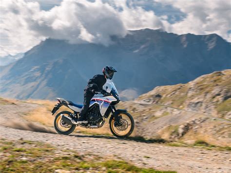 Nova Honda Transalp 750 é Revelada Oficialmentena Europa