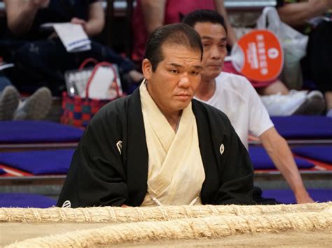 玉ノ井親方元大関・栃東 善は急げ