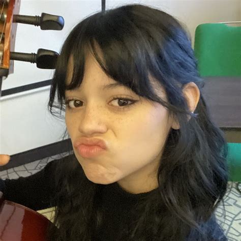 Pin De Isaiah Loves Jenna 😍🥰 ️💕 Em Jenna Ortega Pt2 😍🥰💓💖💓 Cabelo