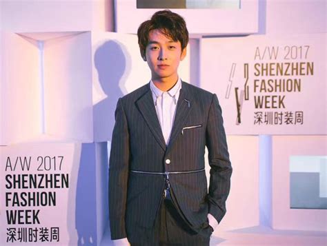 年轻新势力 芒果娱乐齐思钧领衔助阵深圳时装周