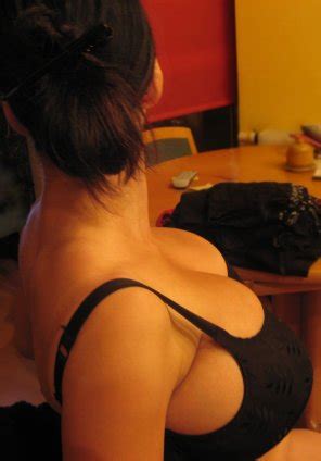 Boob Overflow Porno Photo