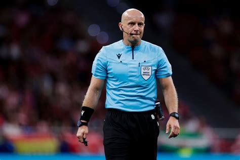 سیمون مارسینیاک قاضی جدال بارسلونا و اینتر طرفداری