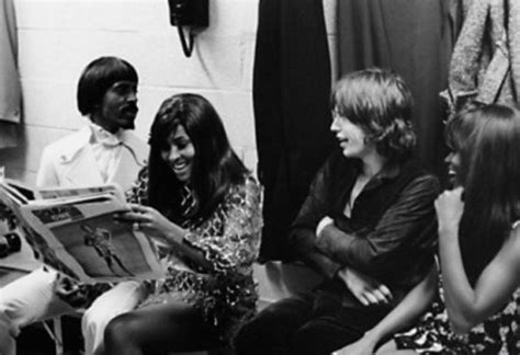 Wondering Wanderer Mick Jagger With Ikette Claudia Lennear The Muse