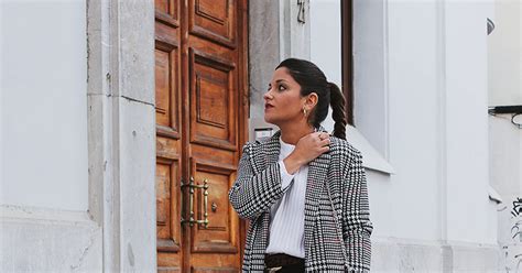 Look Con Abrigo De Cuadros Blog De Moda Little Black Coconut